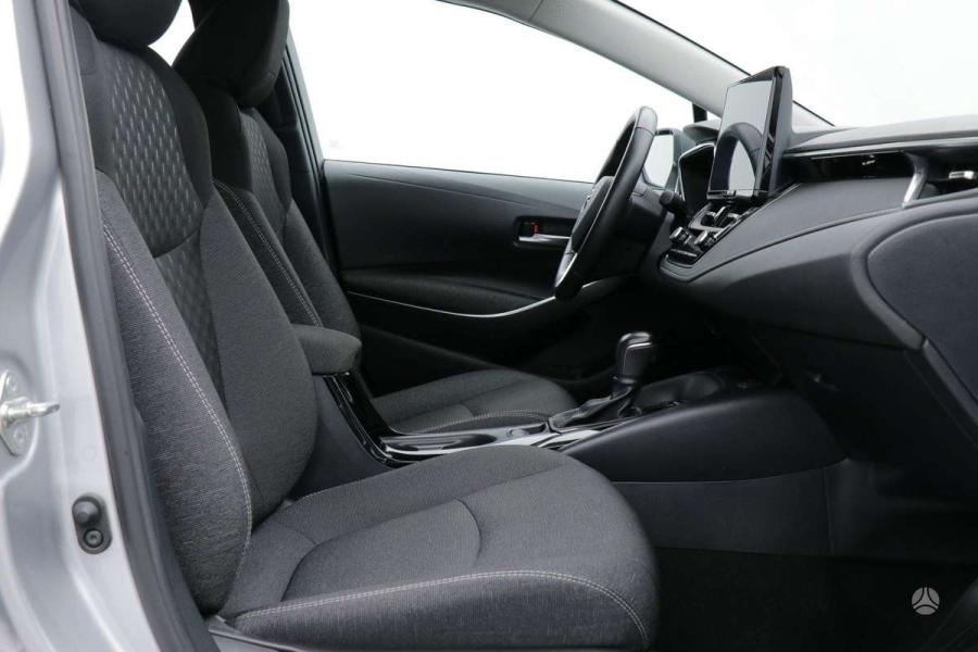 Grey Toyota Corolla 2023 in Vilnius, with an engine capacity of 1.49 L and mileage of 68 thousand km for 19900 €, photo 10 on AUTOMOTO.COM.LV