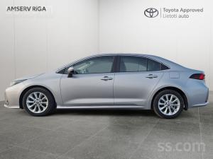 Pelēks Toyota Corolla 2023 Rīga, ar dzinēja tilpumu 1.50 L un nobraukumu 67 tūkst. km par 17900 €, foto 4 vietnē AUTOMOTO.COM.LV
