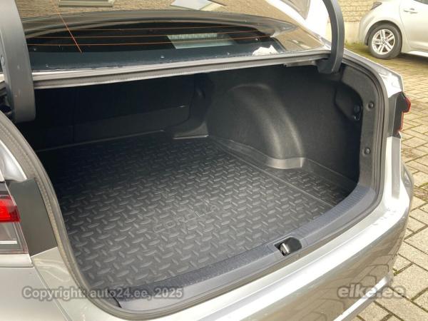 Pelēks Toyota Corolla 2024 Tallina, ar dzinēja tilpumu 1.49 L un nobraukumu 34 tūkst. km par 21995 €, foto 11 vietnē AUTOMOTO.COM.LV