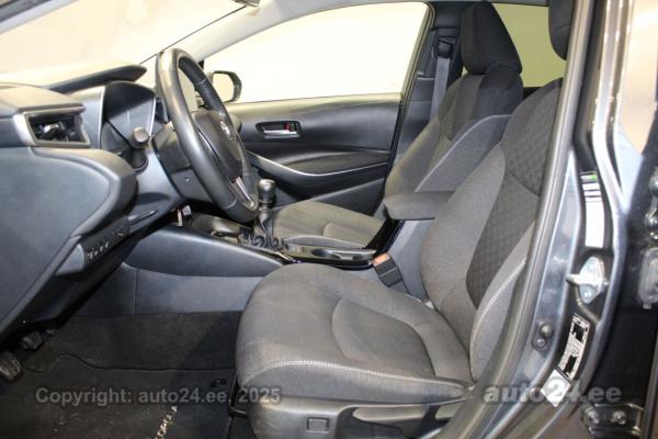 Pelēks Toyota Corolla 2024 Tallina, ar dzinēja tilpumu 1.50 L un nobraukumu 28 tūkst. km par 18990 €, foto 11 vietnē AUTOMOTO.COM.LV