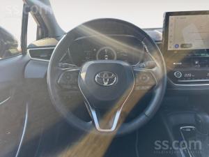 Grey Toyota Corolla 2024 in Riga, with an engine capacity of 1.80 L and mileage of 37 thousand km for 23900 €, photo 10 on AUTOMOTO.COM.LV