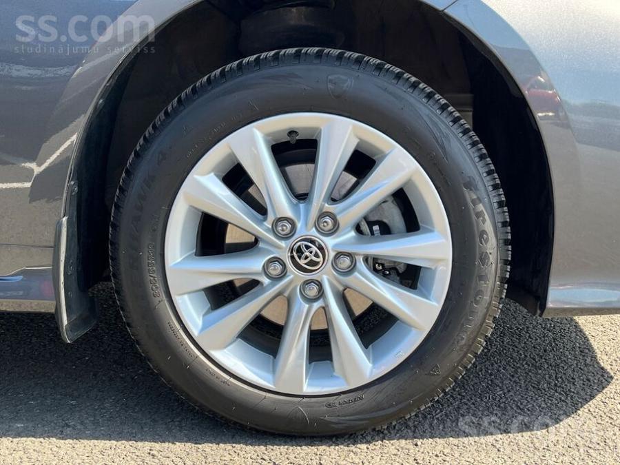 Grey Toyota Corolla 2025 in Riga, with an engine capacity of 1.80 L and mileage of 14 thousand km for 25990 €, photo 22 on AUTOMOTO.COM.LV