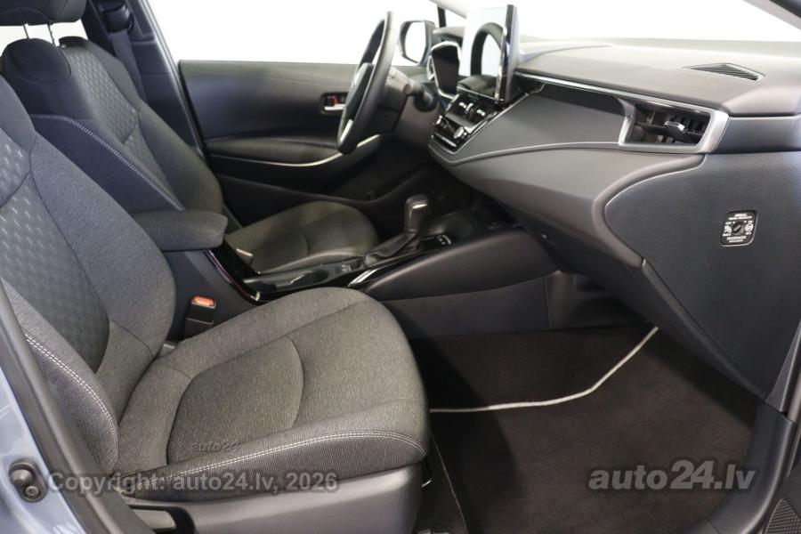 Pelēks Toyota Corolla 2025 Tallina, ar dzinēja tilpumu 1.80 L un nobraukumu 9 tūkst. km par 27500 €, foto 7 vietnē AUTOMOTO.COM.LV