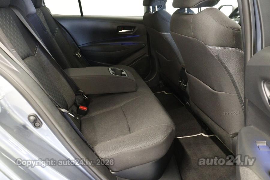 Pelēks Toyota Corolla 2025 Tallina, ar dzinēja tilpumu 1.80 L un nobraukumu 9 tūkst. km par 27500 €, foto 8 vietnē AUTOMOTO.COM.LV