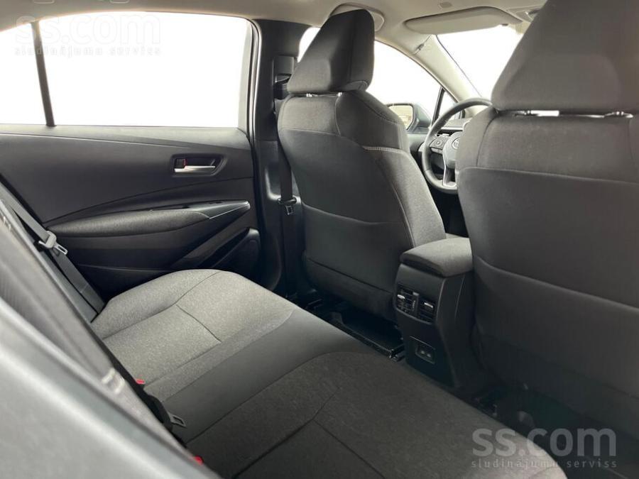 Pelēks Toyota Corolla 2025 Rīga, ar dzinēja tilpumu 1.80 L un nobraukumu 16 tūkst. km par 23990 €, foto 8 vietnē AUTOMOTO.COM.LV
