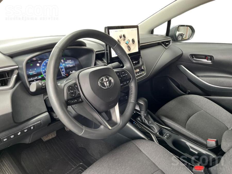 Pelēks Toyota Corolla 2025 Rīga, ar dzinēja tilpumu 1.80 L un nobraukumu 16 tūkst. km par 23990 €, foto 12 vietnē AUTOMOTO.COM.LV
