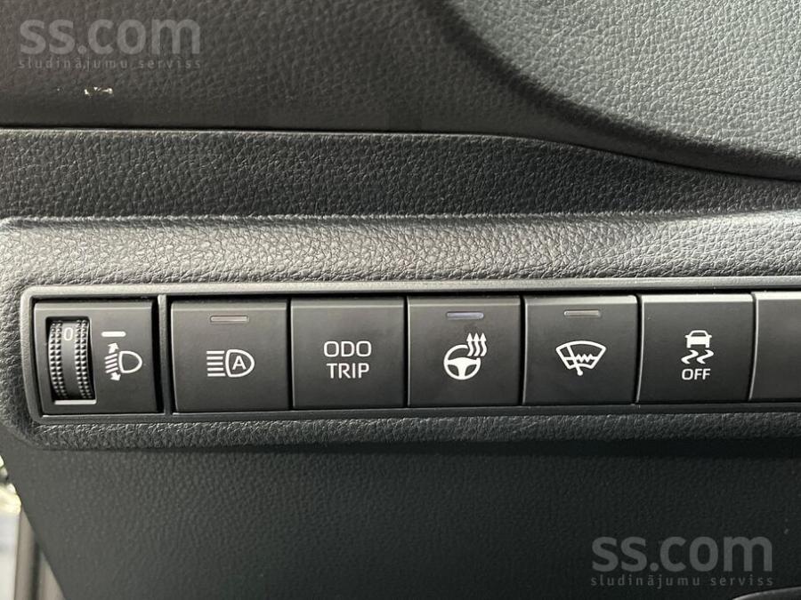 Pelēks Toyota Corolla 2025 Rīga, ar dzinēja tilpumu 1.80 L un nobraukumu 16 tūkst. km par 23990 €, foto 19 vietnē AUTOMOTO.COM.LV
