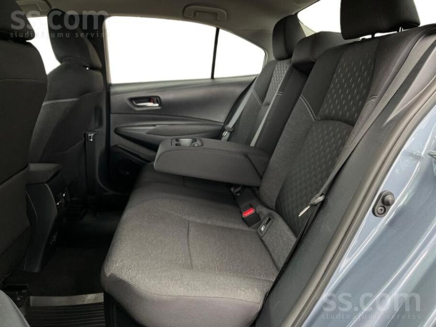 Pelēks Toyota Corolla 2025 Rīga, ar dzinēja tilpumu 1.80 L un nobraukumu 16 tūkst. km par 23990 €, foto 21 vietnē AUTOMOTO.COM.LV