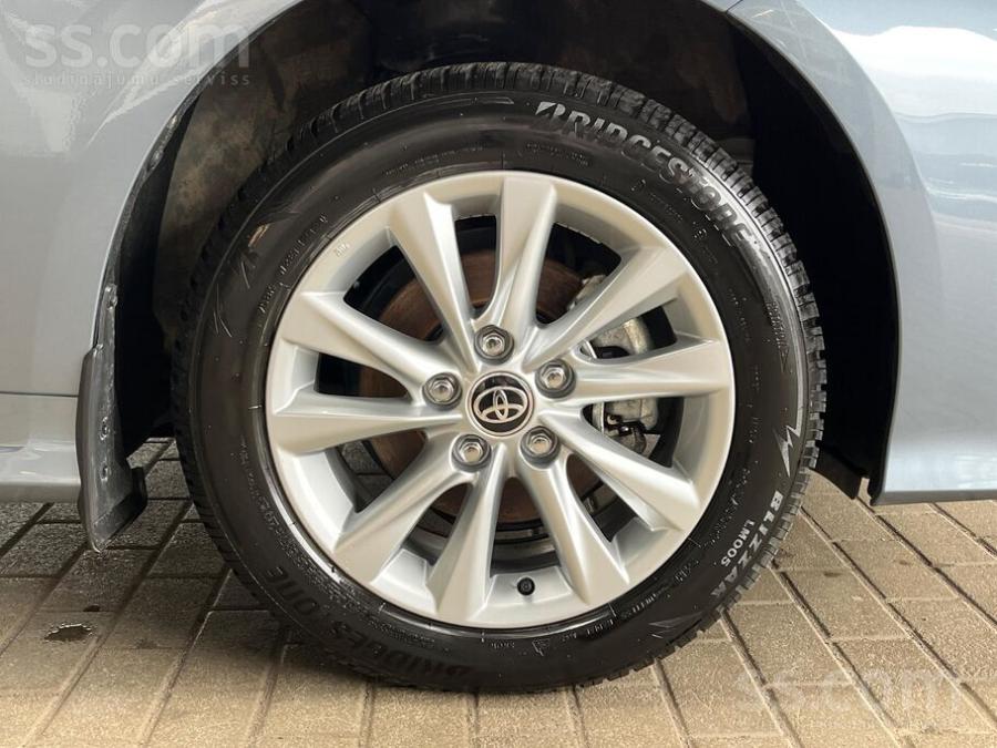 Pelēks Toyota Corolla 2025 Rīga, ar dzinēja tilpumu 1.80 L un nobraukumu 16 tūkst. km par 23990 €, foto 22 vietnē AUTOMOTO.COM.LV
