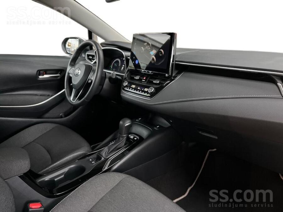 Pelēks Toyota Corolla 2025 Rīga, ar dzinēja tilpumu 1.80 L un nobraukumu 10 tūkst. km par 23990 €, foto 7 vietnē AUTOMOTO.COM.LV