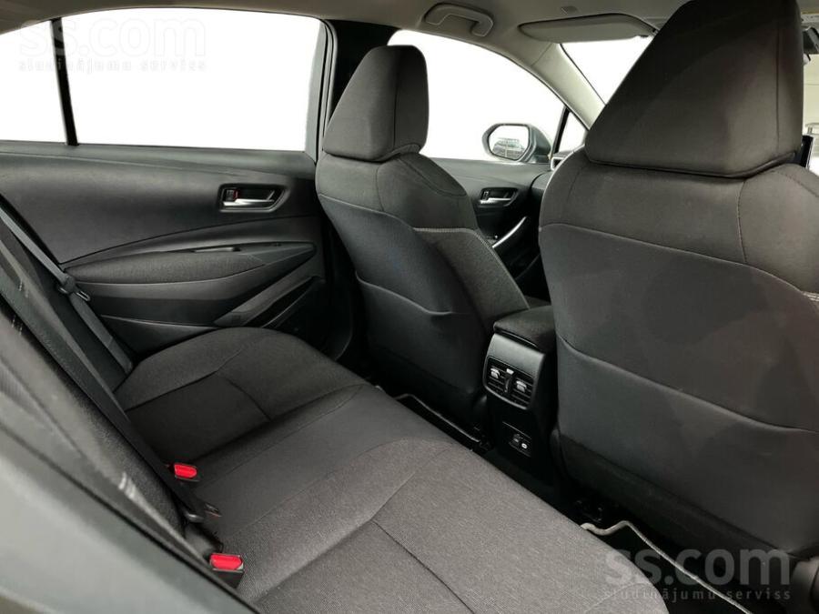 Pelēks Toyota Corolla 2025 Rīga, ar dzinēja tilpumu 1.80 L un nobraukumu 10 tūkst. km par 23990 €, foto 8 vietnē AUTOMOTO.COM.LV