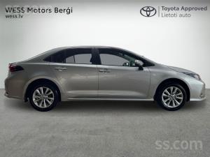 Pelēks Toyota Corolla 2025 Rīga, ar dzinēja tilpumu 1.80 L un nobraukumu 10 tūkst. km par 23990 €, foto 24 vietnē AUTOMOTO.COM.LV