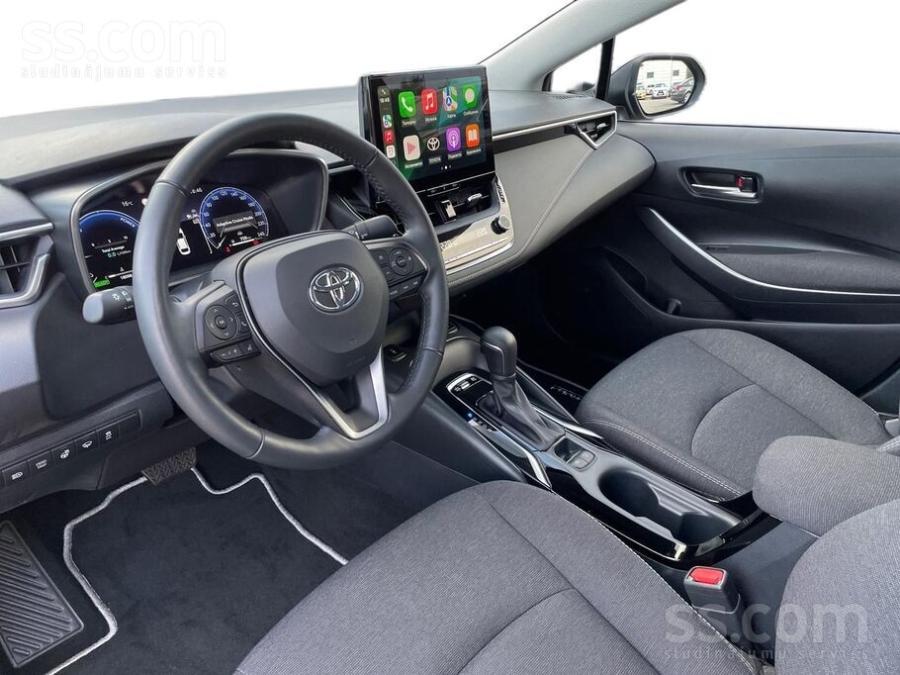 Pelēks Toyota Corolla 2025 Rīga, ar dzinēja tilpumu 1.80 L un nobraukumu 22 tūkst. km par 23990 €, foto 12 vietnē AUTOMOTO.COM.LV