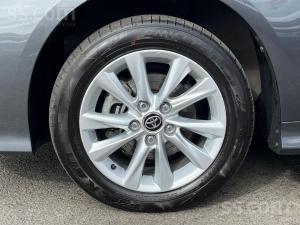 Pelēks Toyota Corolla 2025 Rīga, ar dzinēja tilpumu 1.80 L un nobraukumu 6 tūkst. km par 23990 €, foto 22 vietnē AUTOMOTO.COM.LV