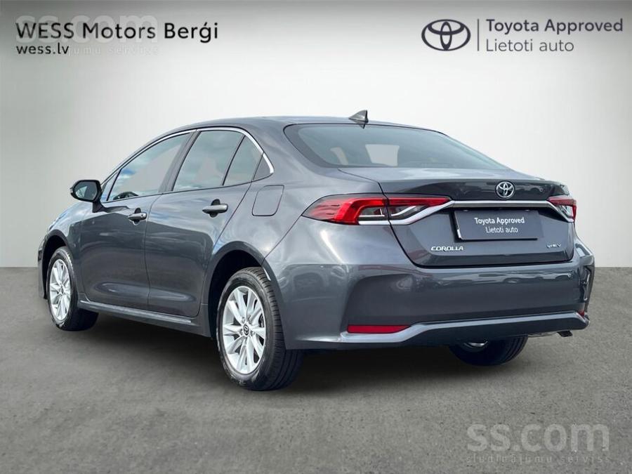 Pelēks Toyota Corolla 2025 Rīga, ar dzinēja tilpumu 1.80 L un nobraukumu 6 tūkst. km par 23990 €, foto 24 vietnē AUTOMOTO.COM.LV