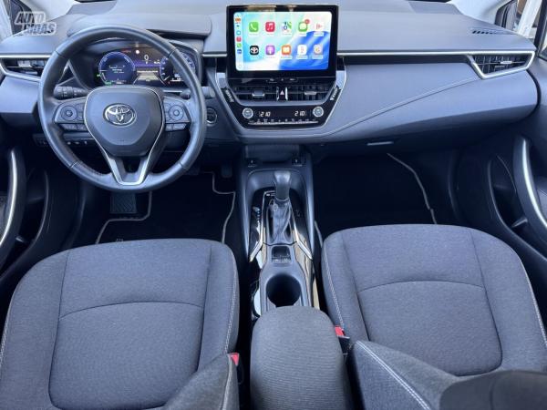 Toyota Corolla 2025 in Avizieniai on AUTOMOTO.COM.LV Grey Toyota Corolla 2025 in Avizieniai, with an engine capacity of 1.80 L and mileage of 38 thousand km for 22500 €, photo 7 on AUTOMOTO.COM.LV