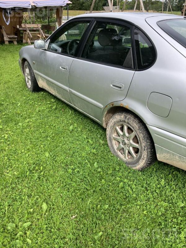 Grey Toyota Corolla 2000 in Ogre, with an engine capacity of 1.40 L and mileage of 0 thousand km for 600 €, photo 1 on AUTOMOTO.COM.LV