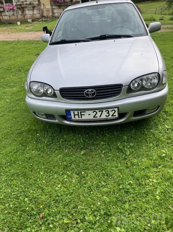 Grey Toyota Corolla 2000 in Ogre, with an engine capacity of 1.40 L and mileage of 0 thousand km for 600 €, photo 3 on AUTOMOTO.COM.LV
