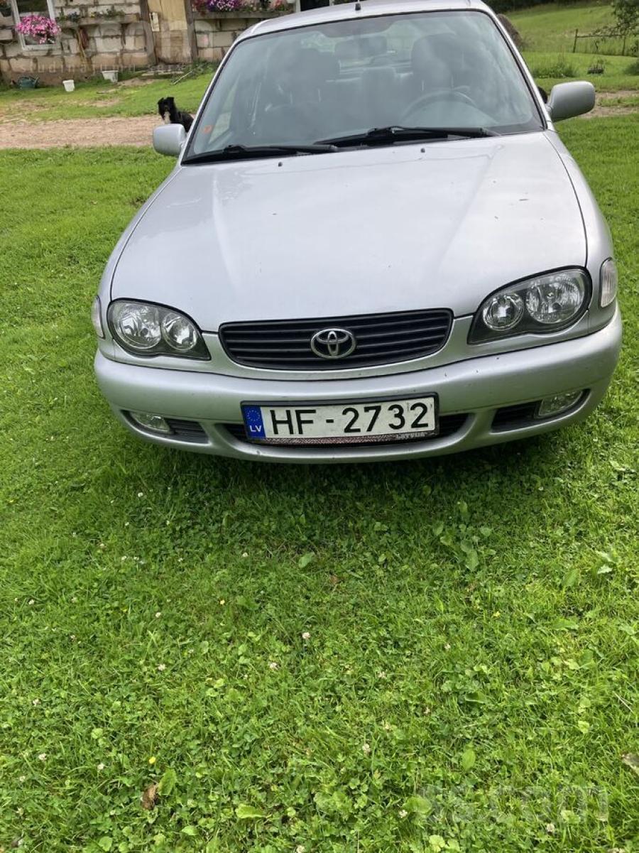 Grey Toyota Corolla 2000 in Ogre, with an engine capacity of 1.40 L and mileage of 0 thousand km for 600 €, photo 4 on AUTOMOTO.COM.LV