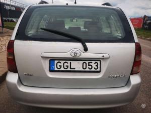 Pelēks Toyota Corolla 2003 Viļņa, ar dzinēja tilpumu 2.00 L un nobraukumu 312 tūkst. km par 980 €, foto 8 vietnē AUTOMOTO.COM.LV