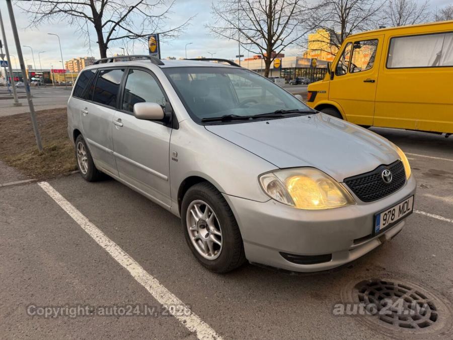 Grey Toyota Corolla 2003 in Tallinn, with an engine capacity of 1.60 L and mileage of 378 thousand km for 1299 €, photo 1 on AUTOMOTO.COM.LV