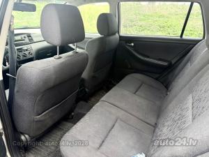 Pelēks Toyota Corolla 2003 Tallina, ar dzinēja tilpumu 1.60 L un nobraukumu 370 tūkst. km par 999 €, foto 7 vietnē AUTOMOTO.COM.LV