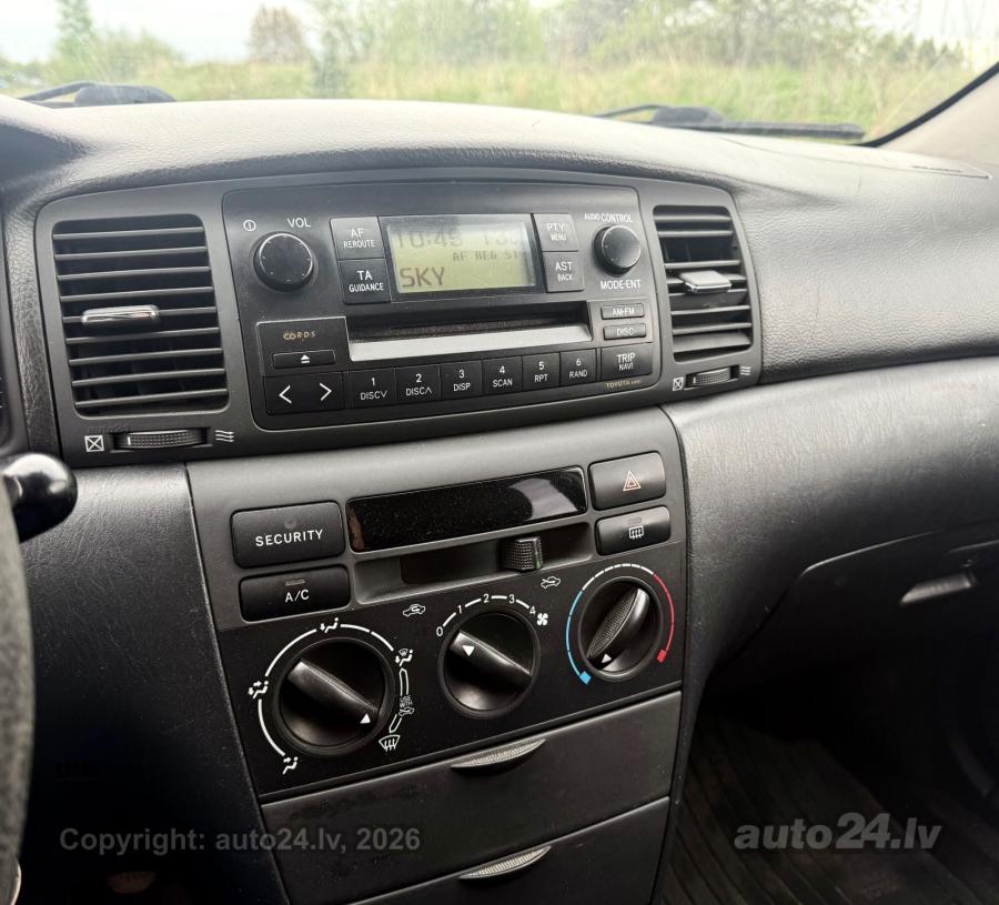 Pelēks Toyota Corolla 2003 Tallina, ar dzinēja tilpumu 1.60 L un nobraukumu 370 tūkst. km par 999 €, foto 8 vietnē AUTOMOTO.COM.LV