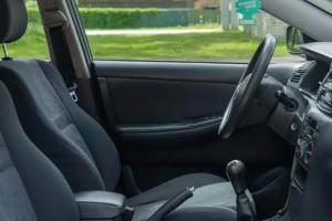 Pelēks Toyota Corolla 2003 Grobiņa, ar dzinēja tilpumu 1.60 L un nobraukumu 330 tūkst. km par 1500 €, foto 11 vietnē AUTOMOTO.COM.LV