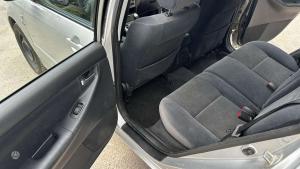 Pelēks Toyota Corolla 2003 Viļņa, ar dzinēja tilpumu 2.00 L un nobraukumu 311 tūkst. km par 1900 €, foto 14 vietnē AUTOMOTO.COM.LV