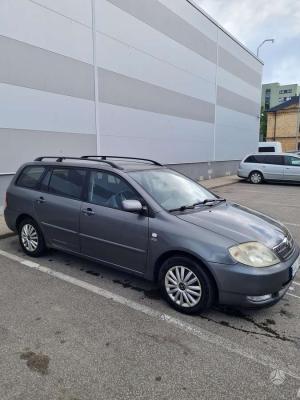 Pelēks Toyota Corolla 2003 Viļņa, ar dzinēja tilpumu 2.00 L un nobraukumu 348 tūkst. km par 600 €, foto 6 vietnē AUTOMOTO.COM.LV