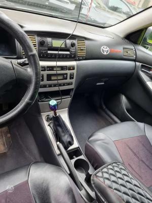 Pelēks Toyota Corolla 2003 Viļņa, ar dzinēja tilpumu 2.00 L un nobraukumu 348 tūkst. km par 600 €, foto 11 vietnē AUTOMOTO.COM.LV
