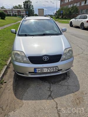 Pelēks Toyota Corolla 2003 Bauska, ar dzinēja tilpumu 2.00 L un nobraukumu 335 tūkst. km par 900 €, foto  vietnē AUTOMOTO.COM.LV