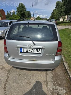 Grey Toyota Corolla 2003 in Bauska, with an engine capacity of 2.00 L and mileage of 335 thousand km for 900 €, photo 8 on AUTOMOTO.COM.LV