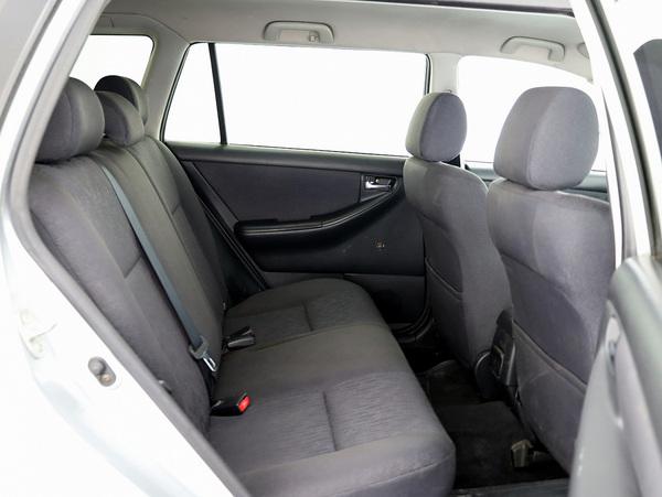 Pelēks Toyota Corolla 2003 Tallina, ar dzinēja tilpumu 1.40 L un nobraukumu 236 tūkst. km par 1199 €, foto 7 vietnē AUTOMOTO.COM.LV