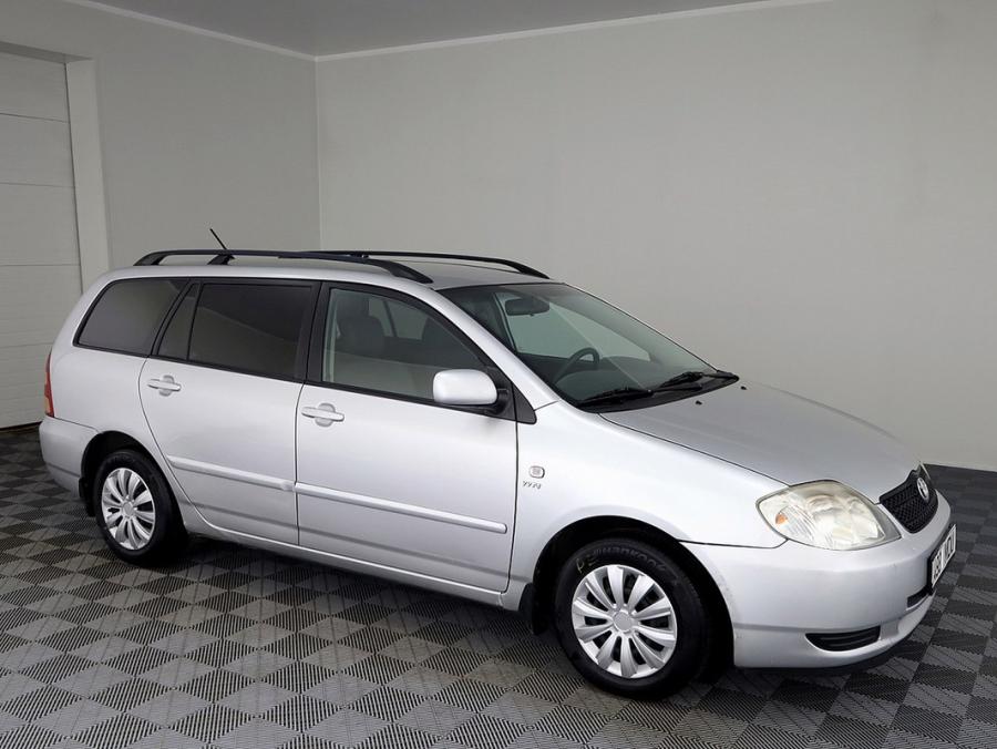 Grey Toyota Corolla 2003 in Tallinn, with an engine capacity of 1.40 L and mileage of 236 thousand km for 1099 €, photo 1 on AUTOMOTO.COM.LV