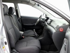 Grey Toyota Corolla 2003 in Tallinn, with an engine capacity of 1.40 L and mileage of 236 thousand km for 1099 €, photo 7 on AUTOMOTO.COM.LV