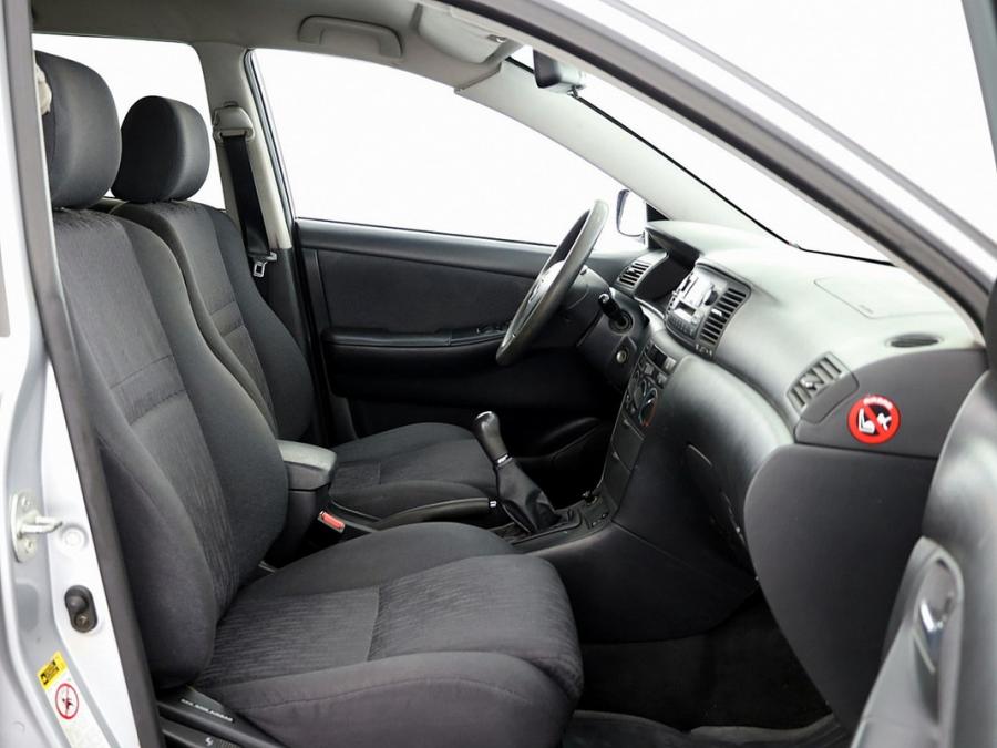 Grey Toyota Corolla 2003 in Tallinn, with an engine capacity of 1.40 L and mileage of 236 thousand km for 1099 €, photo 7 on AUTOMOTO.COM.LV