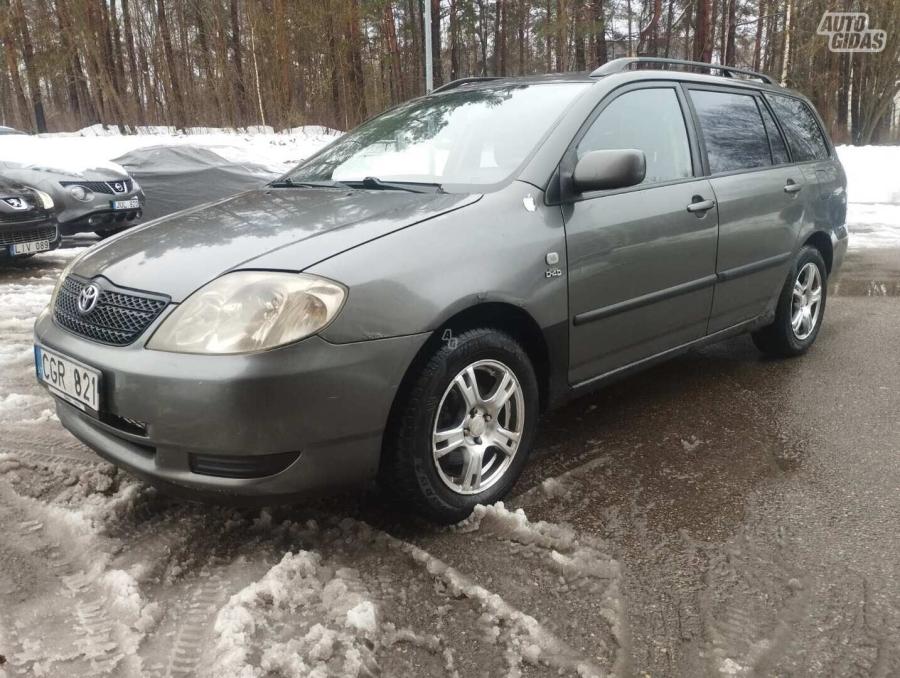 Grey Toyota Corolla 2004 in Vilnius, with an engine capacity of 2.00 L and mileage of 275 thousand km for 599 €, photo 1 on AUTOMOTO.COM.LV
