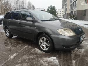 Grey Toyota Corolla 2004 in Vilnius, with an engine capacity of 2.00 L and mileage of 275 thousand km for 599 €, photo 3 on AUTOMOTO.COM.LV