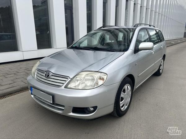 Pelēks Toyota Corolla 2004 Viļņa, ar dzinēja tilpumu 1.60 L un nobraukumu 195 tūkst. km par 2950 €, foto 1 vietnē AUTOMOTO.COM.LV