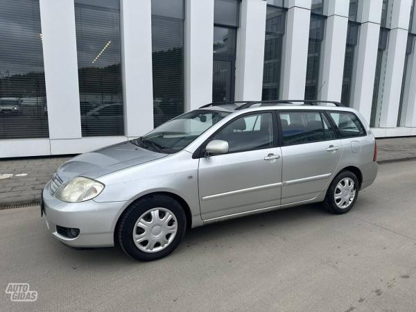 Pelēks Toyota Corolla 2004 Viļņa, ar dzinēja tilpumu 1.60 L un nobraukumu 195 tūkst. km par 2950 €, foto 2 vietnē AUTOMOTO.COM.LV