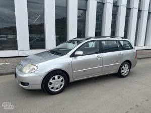 Grey Toyota Corolla 2004 in Vilnius, with an engine capacity of 1.60 L and mileage of 195 thousand km for 2950 €, photo 2 on AUTOMOTO.COM.LV