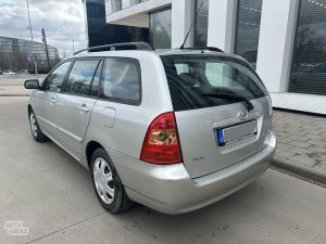 Grey Toyota Corolla 2004 in Vilnius, with an engine capacity of 1.60 L and mileage of 195 thousand km for 2950 €, photo 3 on AUTOMOTO.COM.LV
