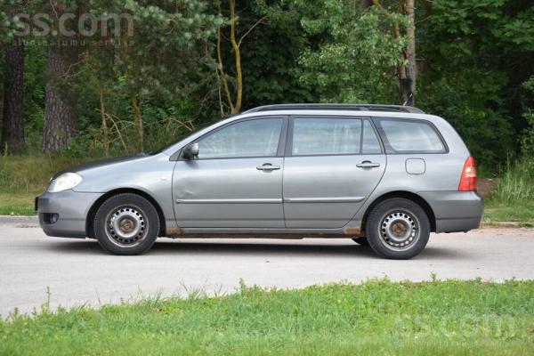 Grey Toyota Corolla 2004 in Riga, with an engine capacity of 1.40 L and mileage of 405 thousand km for 600 €, photo 6 on AUTOMOTO.COM.LV