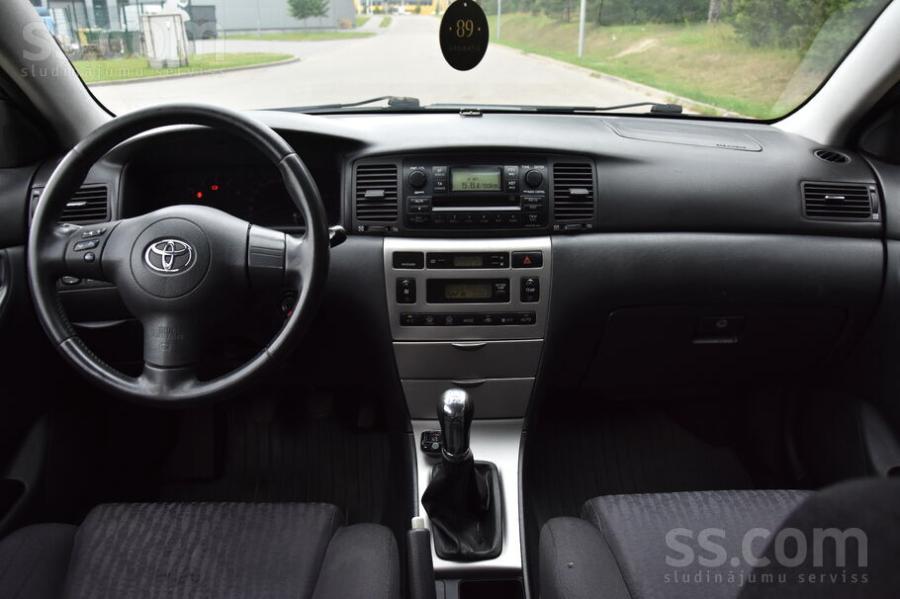 Grey Toyota Corolla 2004 in Riga, with an engine capacity of 1.40 L and mileage of 405 thousand km for 600 €, photo 10 on AUTOMOTO.COM.LV