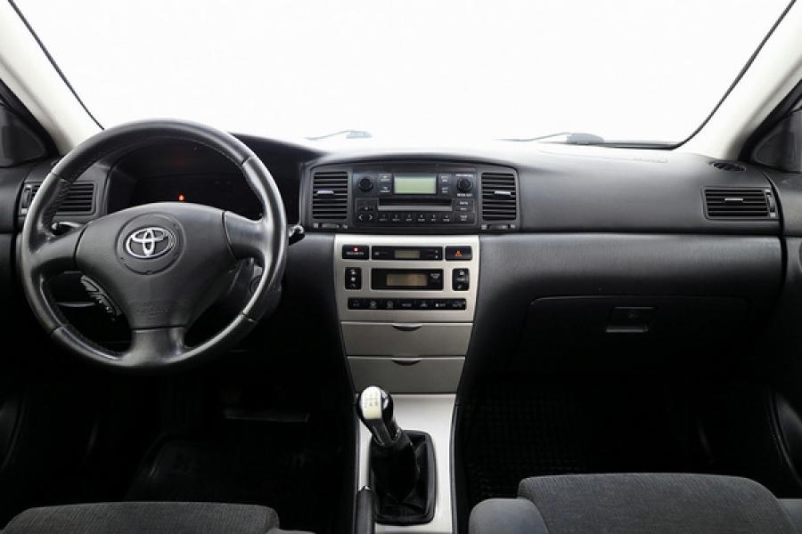 Pelēks Toyota Corolla 2004 Tallina, ar dzinēja tilpumu 1.60 L un nobraukumu 344 tūkst. km par 1996 €, foto 6 vietnē AUTOMOTO.COM.LV