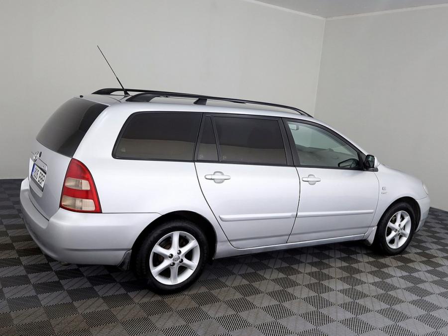 Pelēks Toyota Corolla 2004 Tallina, ar dzinēja tilpumu 1.60 L un nobraukumu 344 tūkst. km par 1996 €, foto 13 vietnē AUTOMOTO.COM.LV