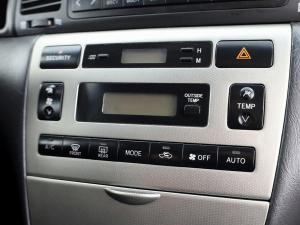 Pelēks Toyota Corolla 2004 Tallina, ar dzinēja tilpumu 1.60 L un nobraukumu 344 tūkst. km par 1996 €, foto 18 vietnē AUTOMOTO.COM.LV