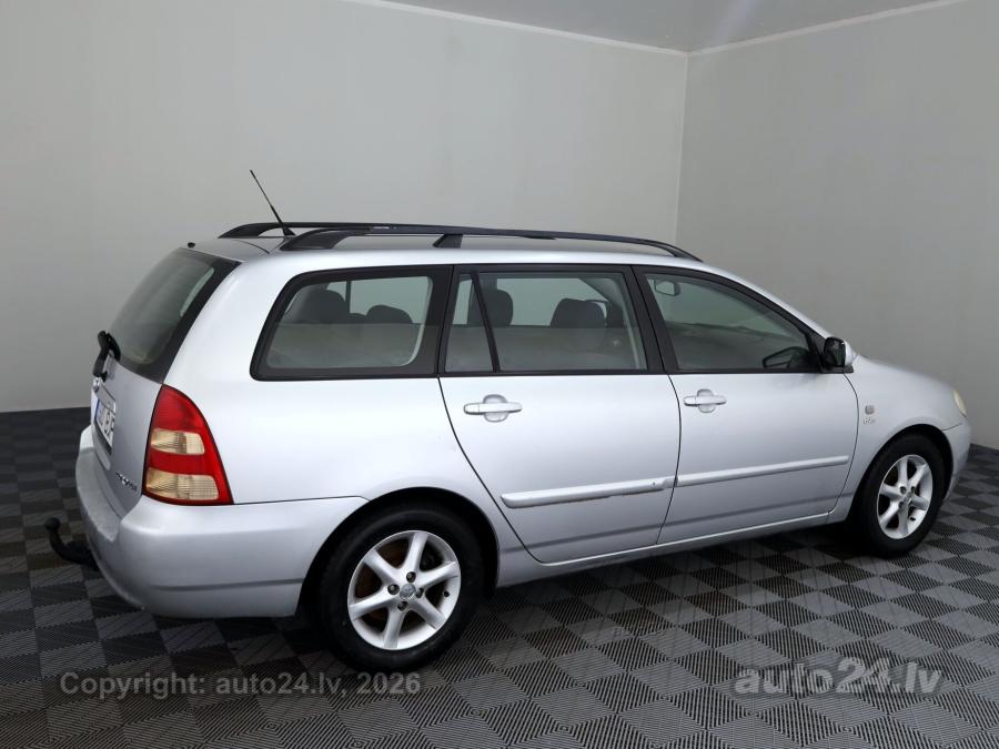 Grey Toyota Corolla 2004 in Tallinn, with an engine capacity of 2.00 L and mileage of 354 thousand km for 799 €, photo 4 on AUTOMOTO.COM.LV