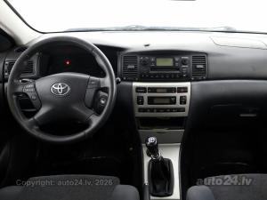 Grey Toyota Corolla 2004 in Tallinn, with an engine capacity of 2.00 L and mileage of 354 thousand km for 799 €, photo 6 on AUTOMOTO.COM.LV